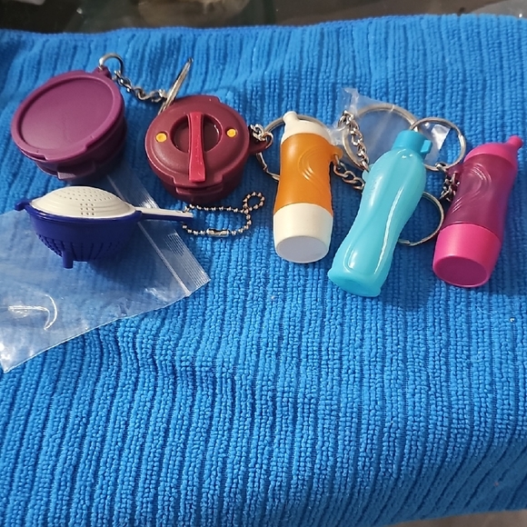 Tupperware | Accessories | Tupperware Colorful Key Card Holders Set ...